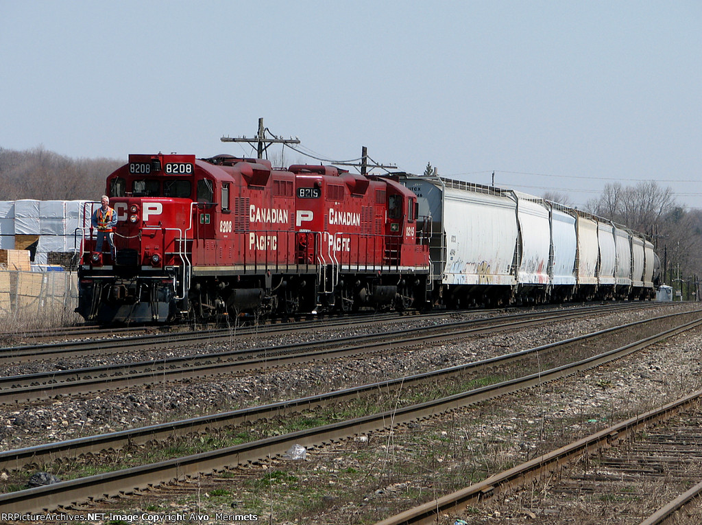 CP 8208 at Guelph Jct